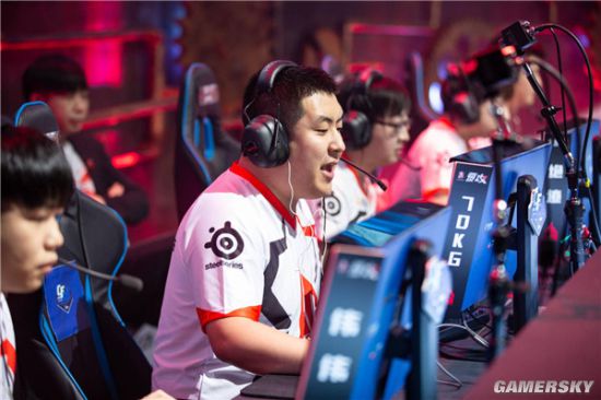 WCG丨专访70KG：在她的见证下 我想成为她心中的骄傲 _ 游民星空 GamerSky.com